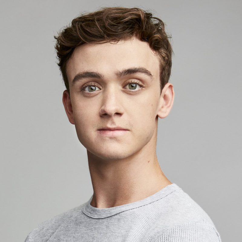 An American in Paris: Cameron Holmes and Dimity Azoury – The Fame Reporter